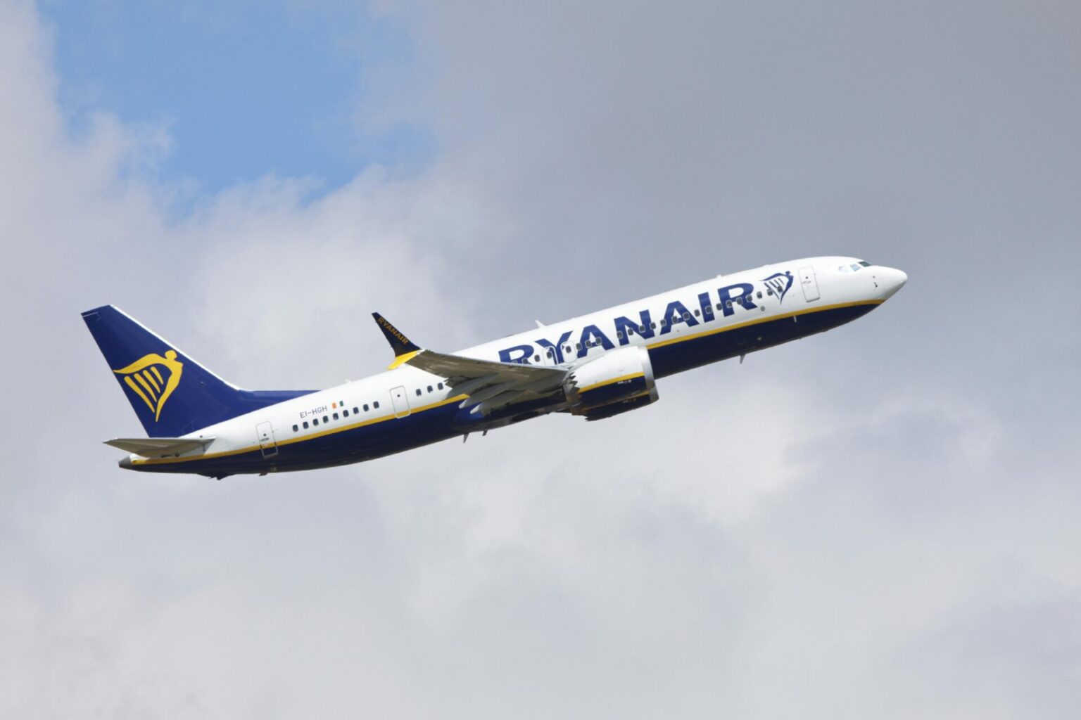 Ryanair hand luggage rules 2025: What You Must Know